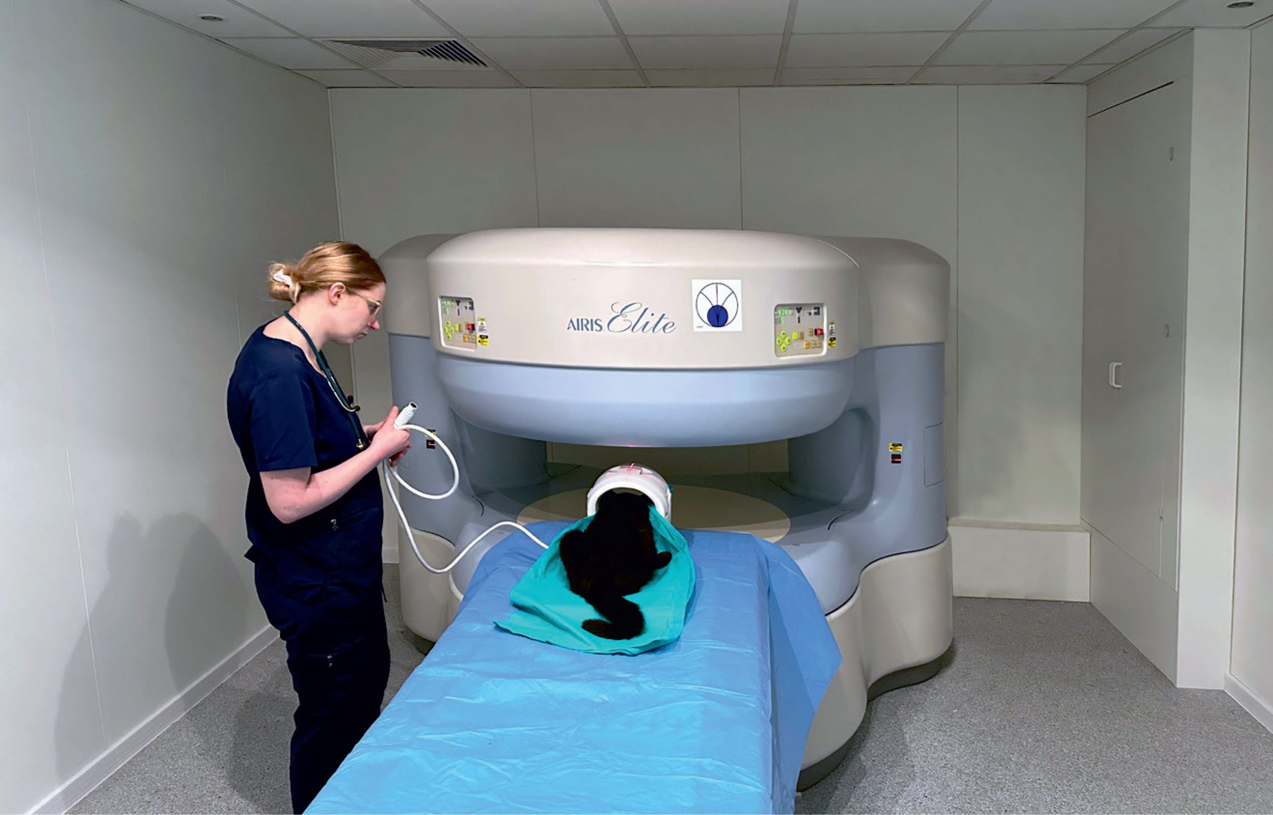 Pierwszy Otwarty Rezonans Magnetyczny FUJIFILM